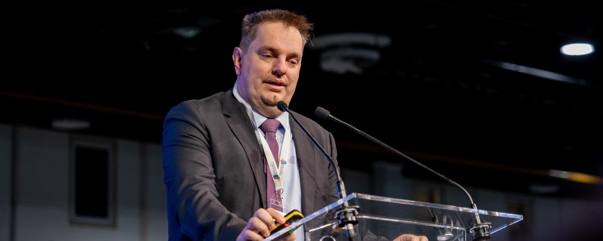 Fábián Gergely iparpolitikáért felelős államtitkár Kang Tao tartományi ...