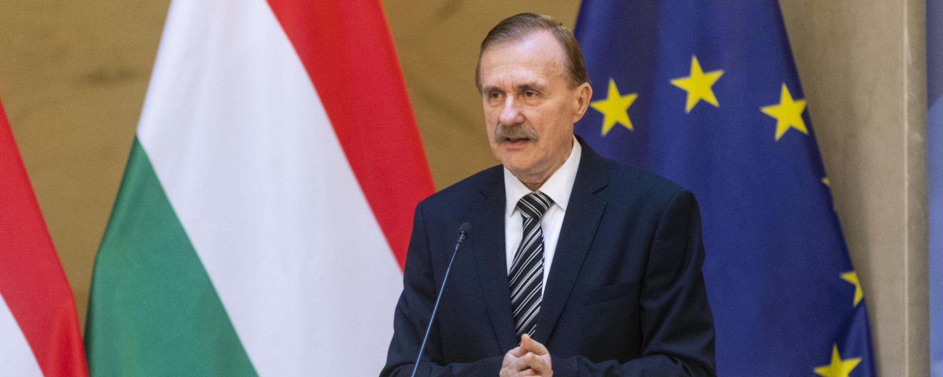 Köztársasági elnöki kitüntetésben részesült Felkai László