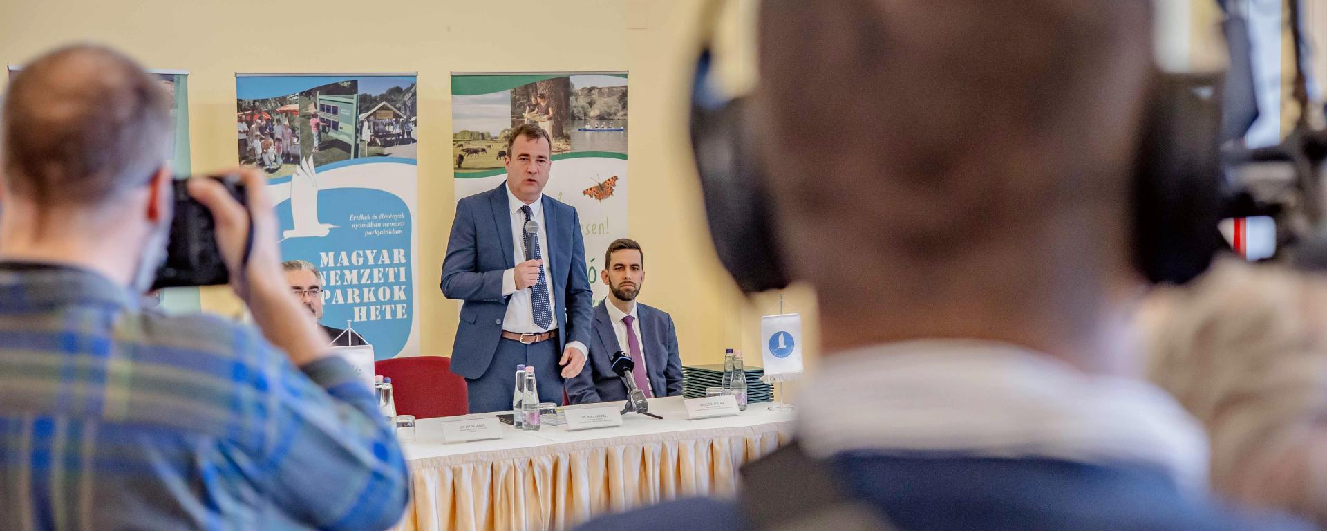 Rácz András: a természeti értékek megőrzése megköveteli a széles körű ...